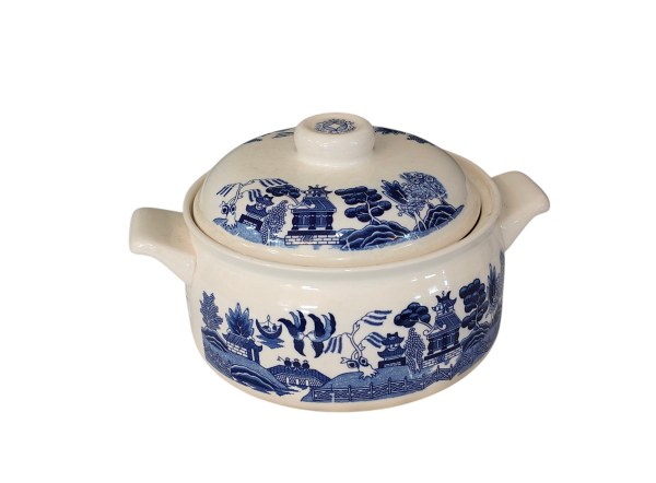 Large Willow Pattern Casserole Pot - Heritage Trading Company